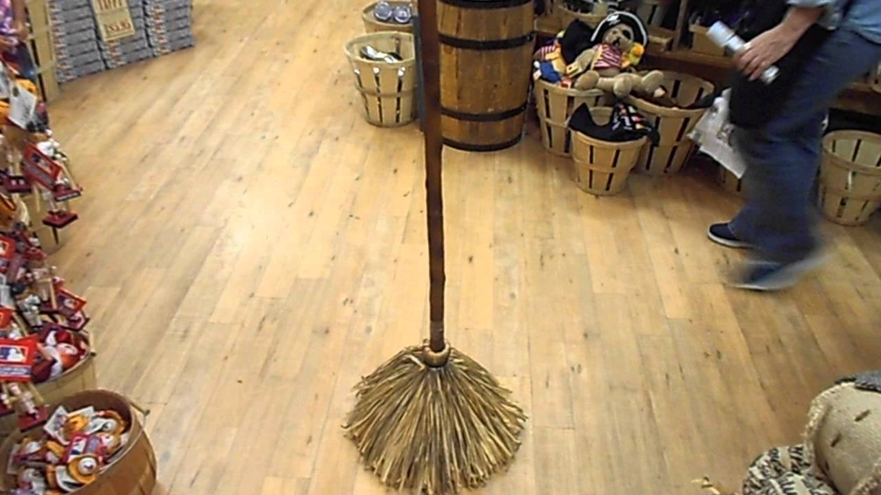 talking broom - YouTube