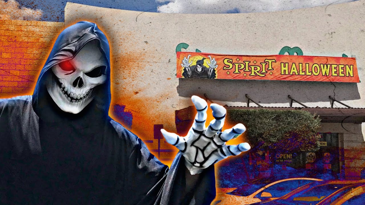 JACK THE REAPER VISITS SPIRIT HALLOWEEN - YouTube