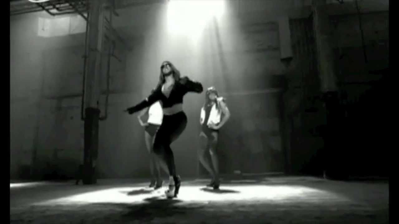 Rihanna Ft. Nicki Minaj - Raining Men - YouTube