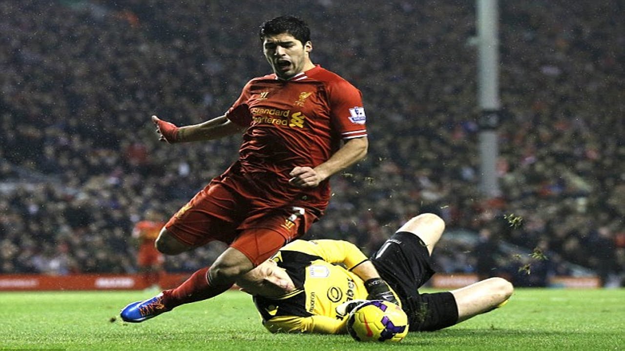 Did Luis Suarez Dive? Vs Aston Villa 2014 - YouTube