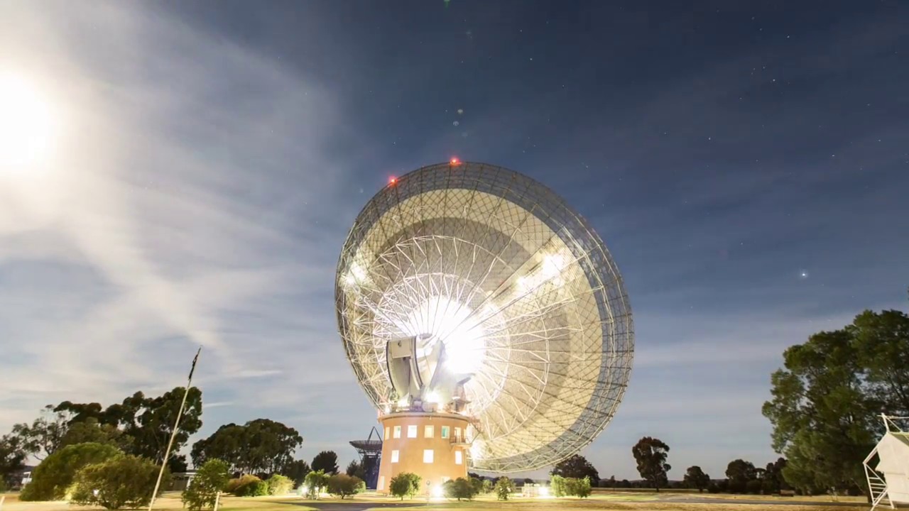 Parkes Radio Telescope 'The Dish' Time-lapse Photography - YouTube