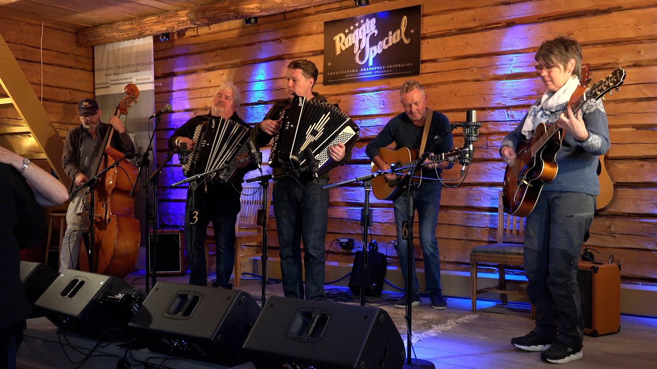 Whispering by Vincent Rose - YouTube