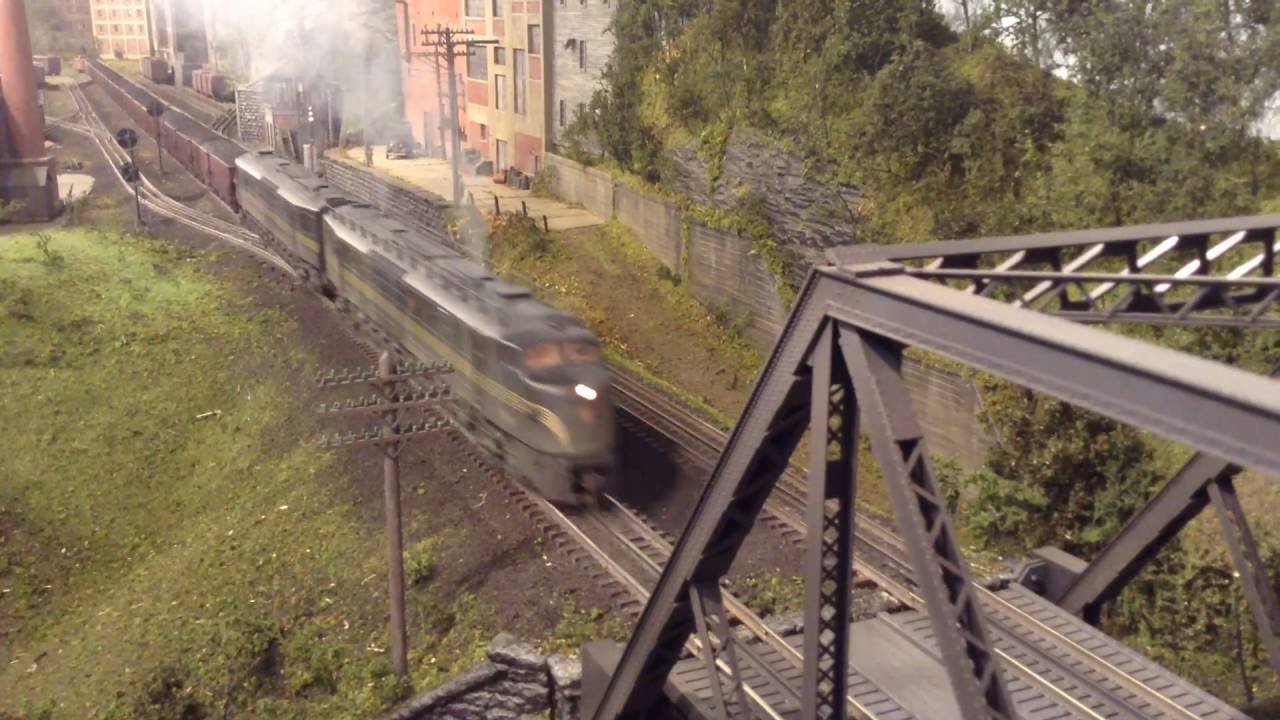 MTH PRR Centipedes - YouTube