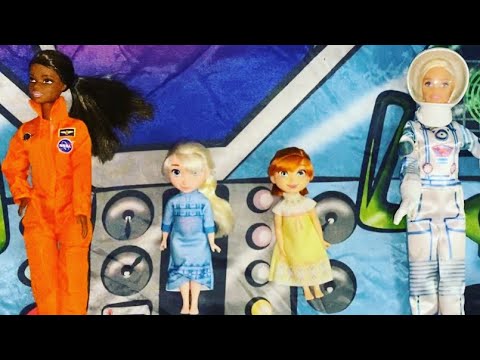Elsa and Anna Dolls go to Space - YouTube