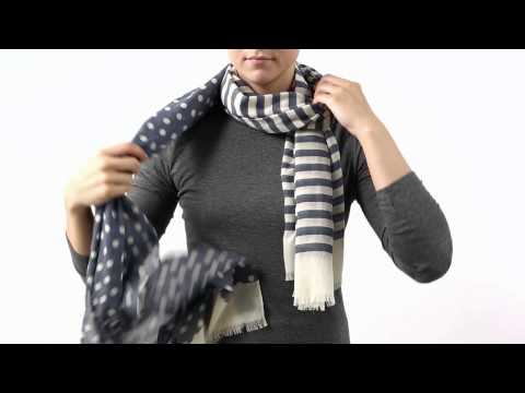 HOW TO TIE A SCARF - THE COWL | Lands’ End