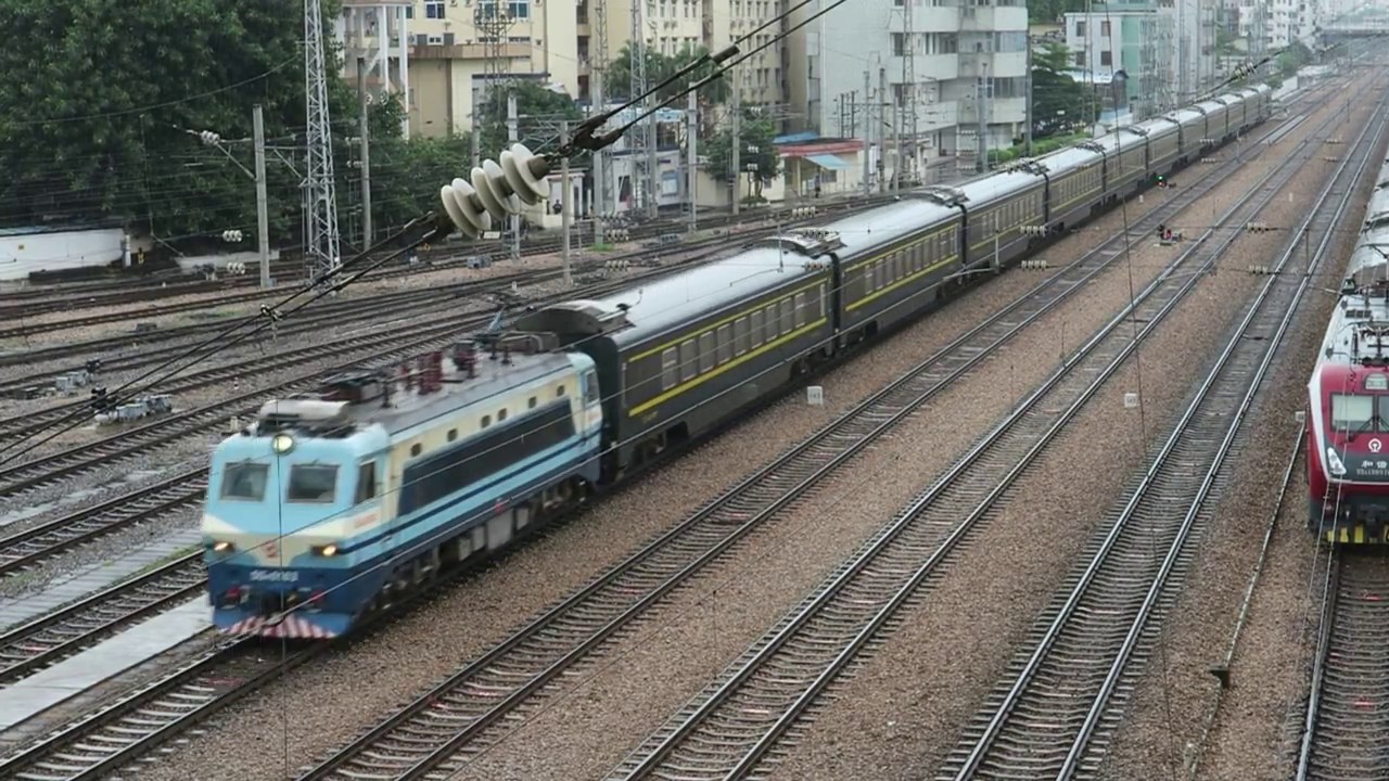 SS8 & SS8, China Railway中国铁路 - YouTube