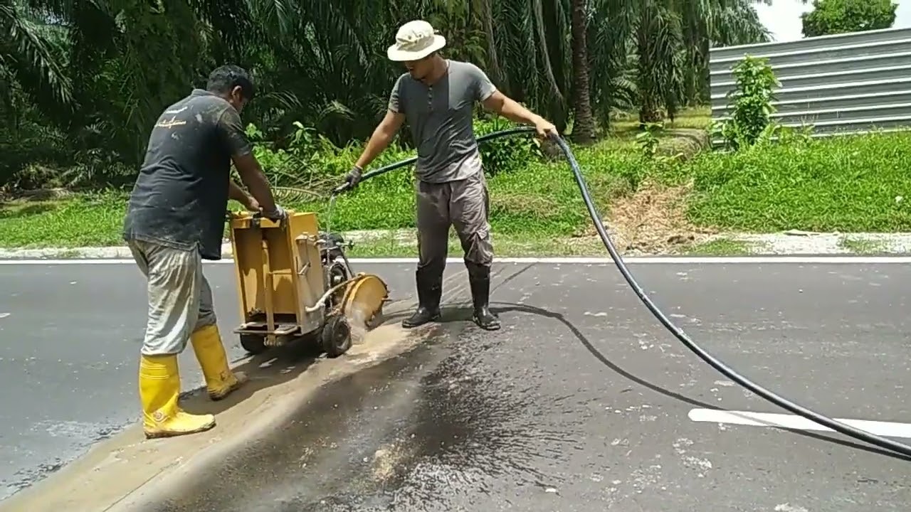 Mesin pemotong konkrit.Concrete cutting machine #machine #cutting # ...