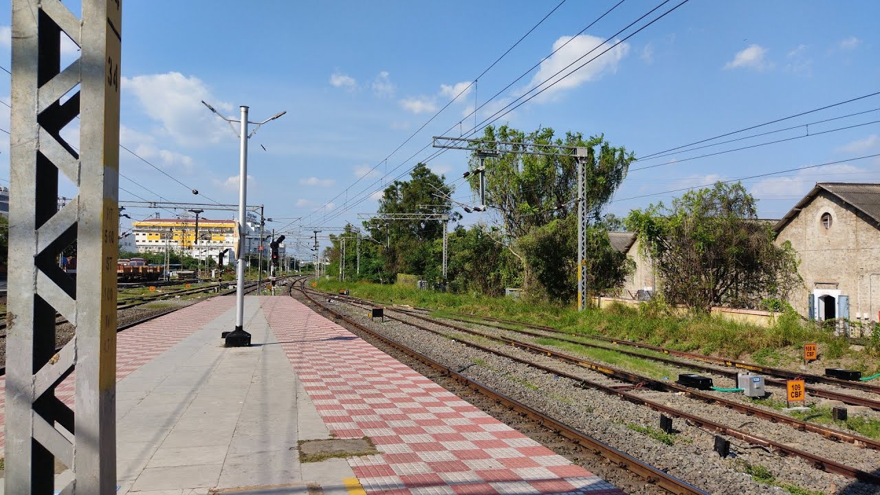 India's 10th LONGEST Travelling Train | Barauni Raptisagar Express ...