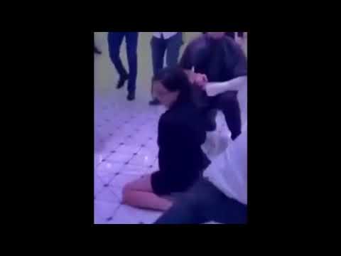 Düğünde Twerk Yapmak İsteyen Kadının Eteği Açıldı !