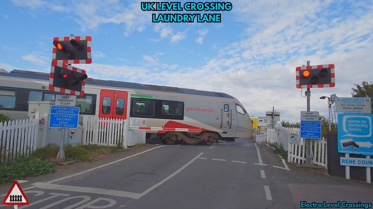 Laundry Lane Level Crossing, Cambridgeshire (03/09/24) - YouTube