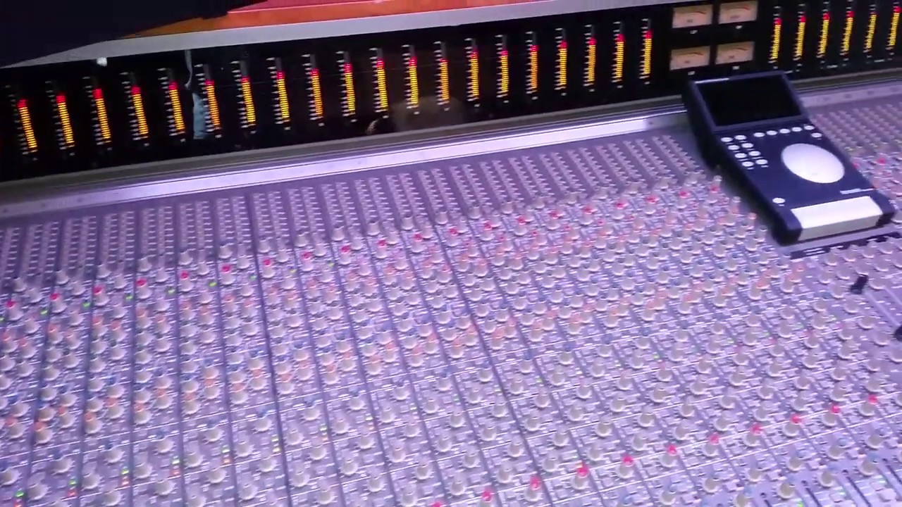 THS Ü Wagen Summenrauschen TASCAM M700 - YouTube