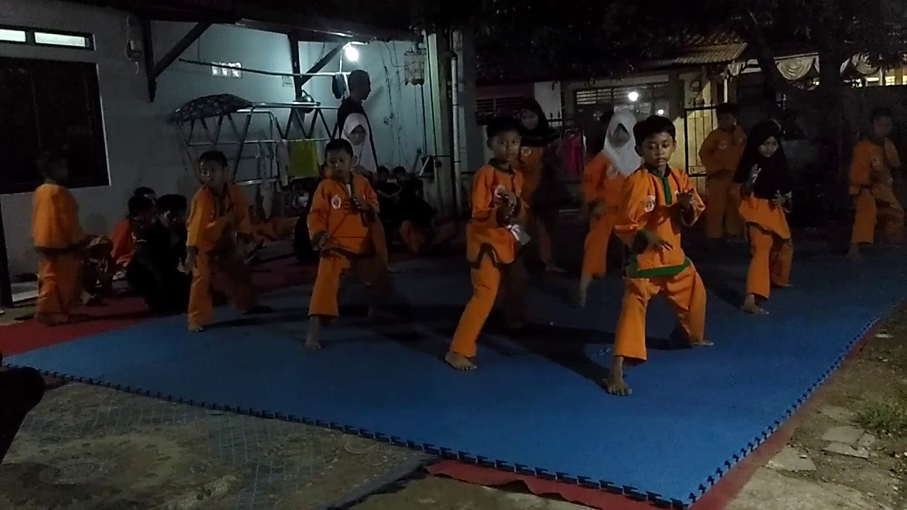 Latihan guntingan Sin lam Ba Jagakarsa - YouTube