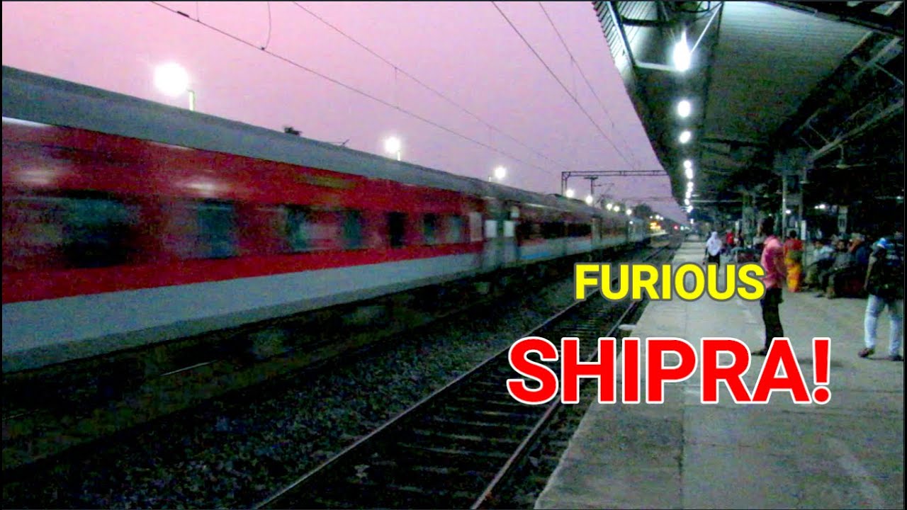 130 kmph Dangerous Howrah Indore Shipra Express attacks Begampur🔥 ...