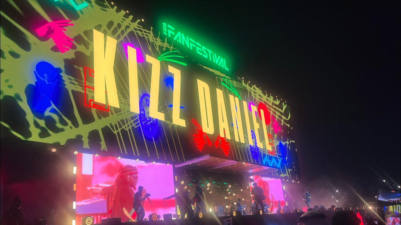 Kiss Daniel full performance at the Fifa fun festival. - YouTube