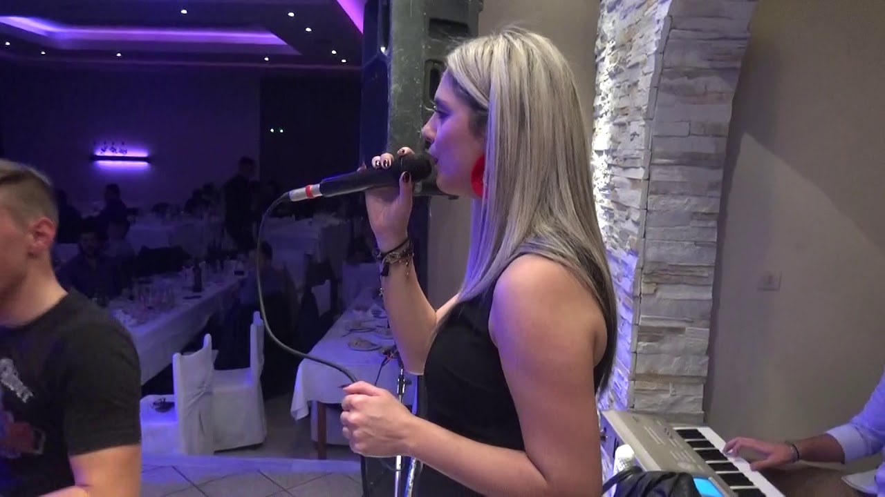 ΖΕΤΤΑ ΛΕΝΑ, ΖΙΑΚΟΣ ΓΙΑΝΝΗΣ ΜΕ ΤΟ ΧΡΥΣΟ ΚΑΛΡΙΝΟ, ΣΤΗΝ ΚΑΛΑΜΠΑΚΑ, ΚΕΝΤΡΟ ...