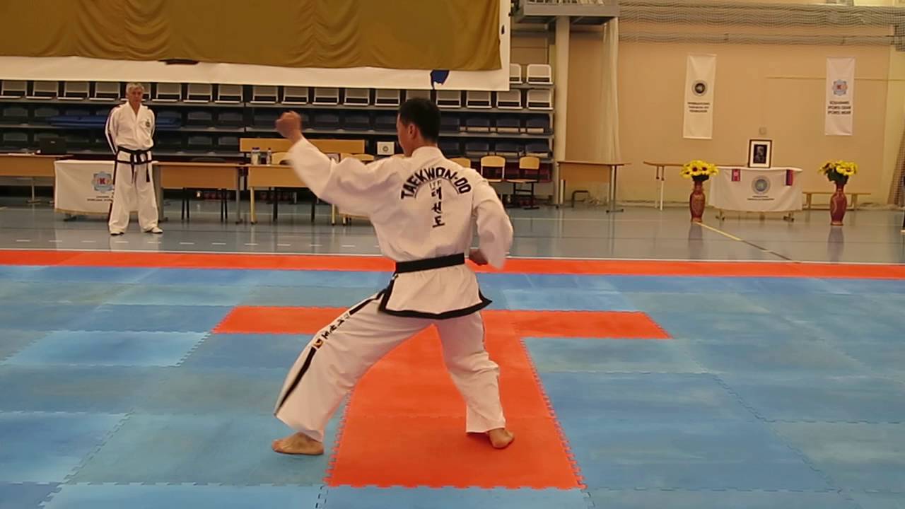 태권도 Joong-Gun pattern by DPRK Taekwon-do ITF demo team / Чжун-Гун туль ...