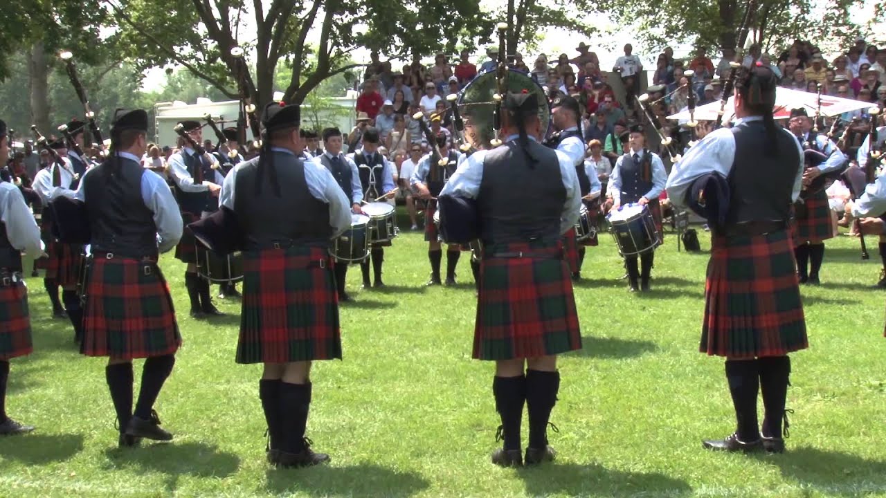78th Fraser Highlanders – Medley – Maxville 2014 - YouTube