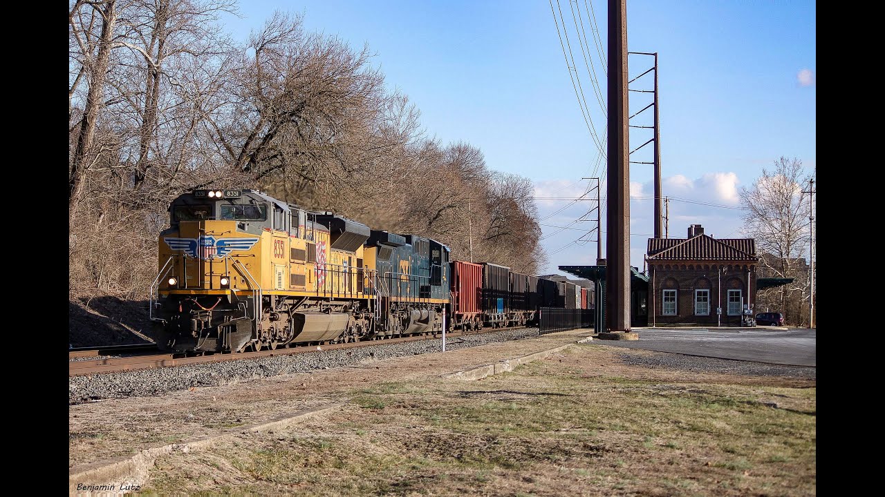 38G & 63X At Royersford With UP/NS/CSX - YouTube