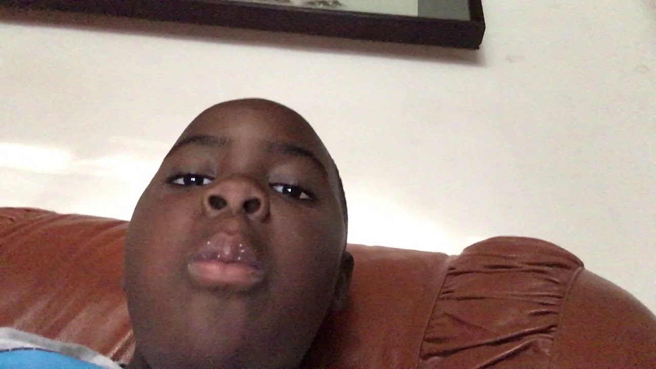 Me eating food - YouTube