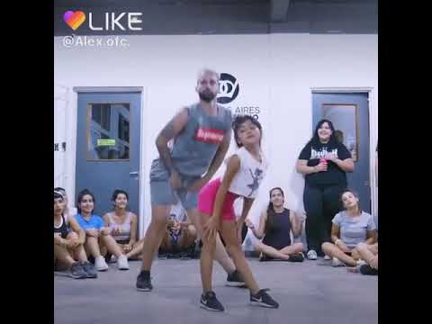 Meninas dançando