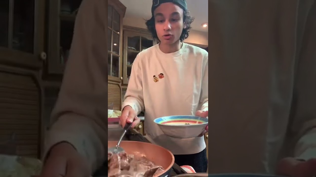 HELPING MY MOM COOK DINNER UNTIL SHE KICKS ME OUT - YouTube