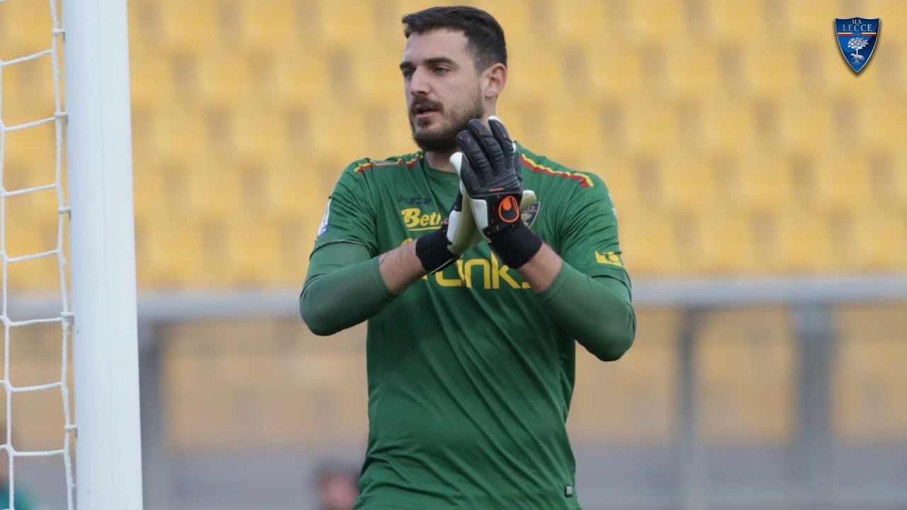 U.S. Lecce: Conferenza stampa di Wladimiro Falcone - YouTube