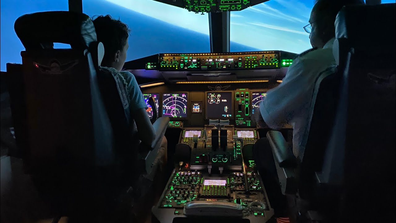 Ufly Full Motion Flight Simulator 777 - YouTube