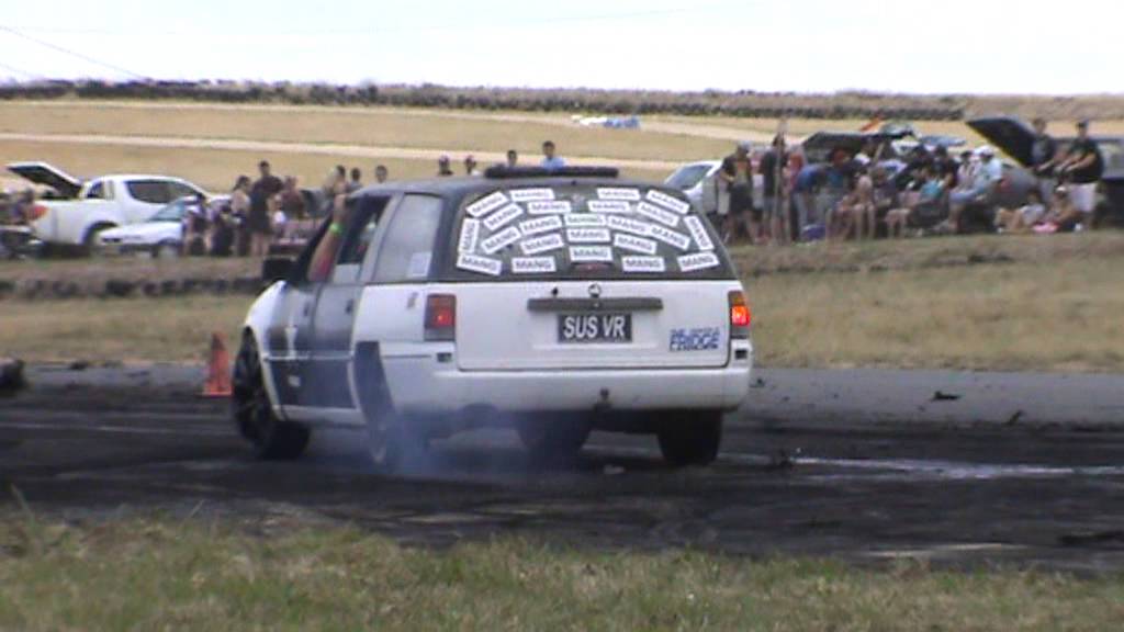 50 SUS VR Holden VR V6 Commodore Wagon Burnout Warriors 9 12 2012 - YouTube