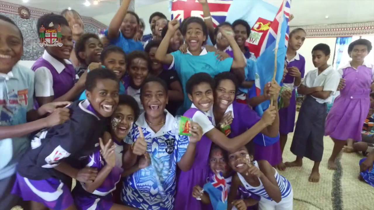 Fijian Villagers cheer on Olympic Rugby 7s Gold Medallist. - YouTube