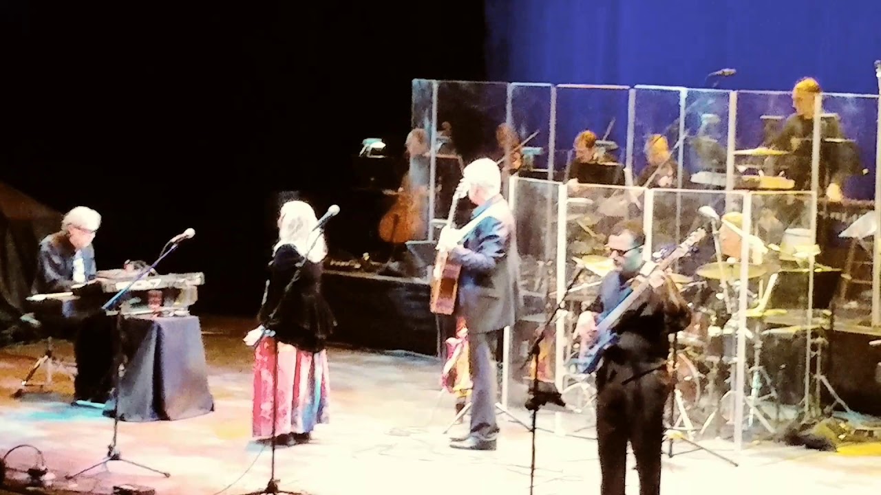 Renaissance - Annie Haslam sings Island - YouTube