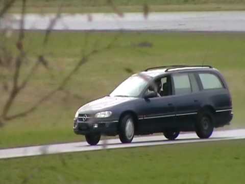 Drift Opel Omega break 2.0L 16V on Lurcy-Lévis 02.04.2010 - YouTube