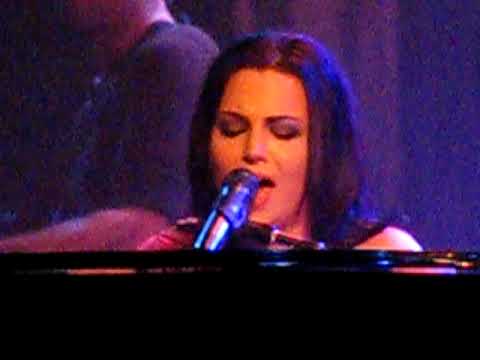 Evanescence - Missing (Live) 11/4/09 - YouTube