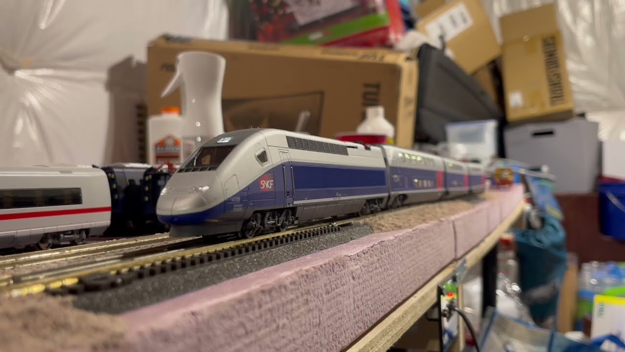 TRIX TGV full 10 car set - YouTube