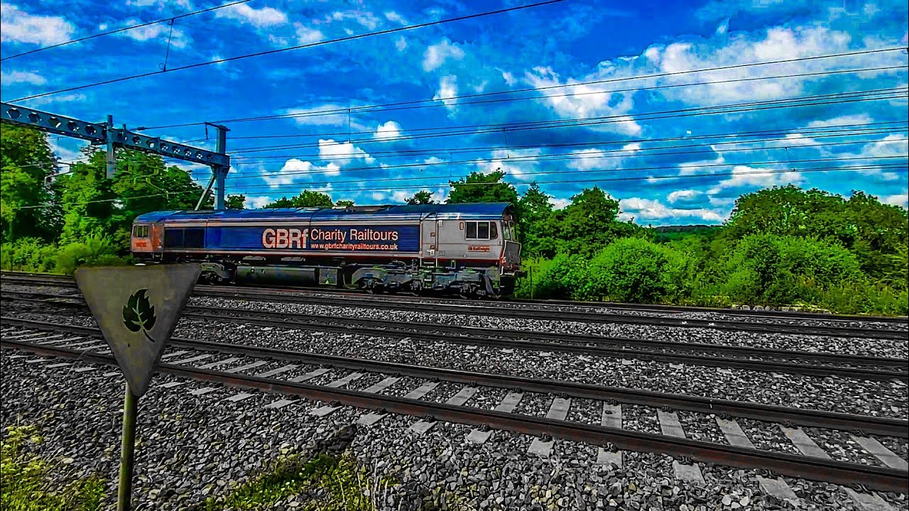 GBRF classes 66735 & 66782 | Crossover at Tilehurst East Jn | 15.6.20 ...