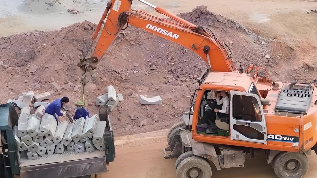 Tổng Hợp Máy Xúc Múc Đất, Xe Ô Tô Tải Chở Và Đổ Đất Trong Công Trường # ...