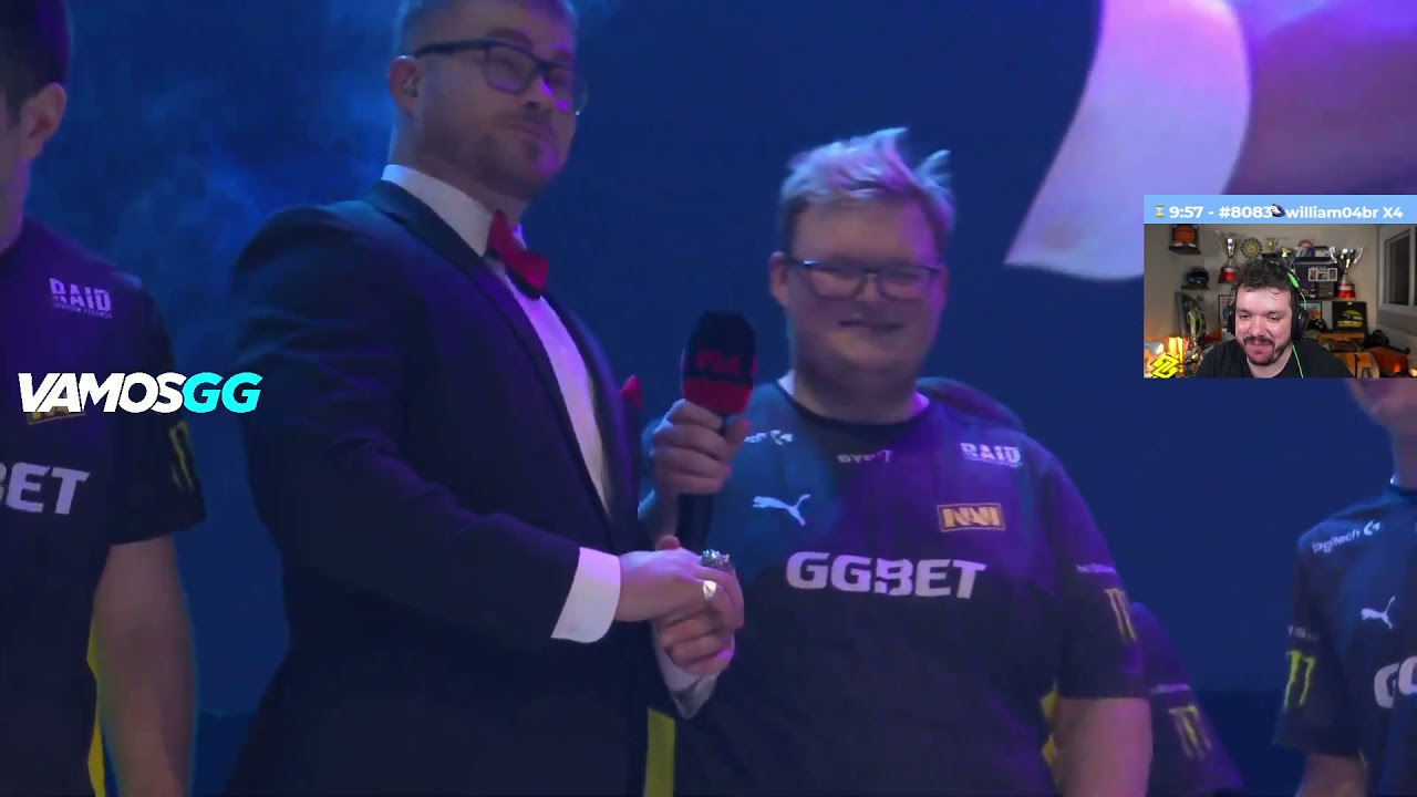 BOOMBLA PEDE SUA NAMORADA EM CASAMENTO AO VIVO! - YouTube