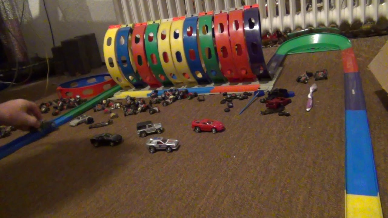 DARDA AUTO BAHN - AUSTIN MINI - 11 LOOPINGS - YouTube