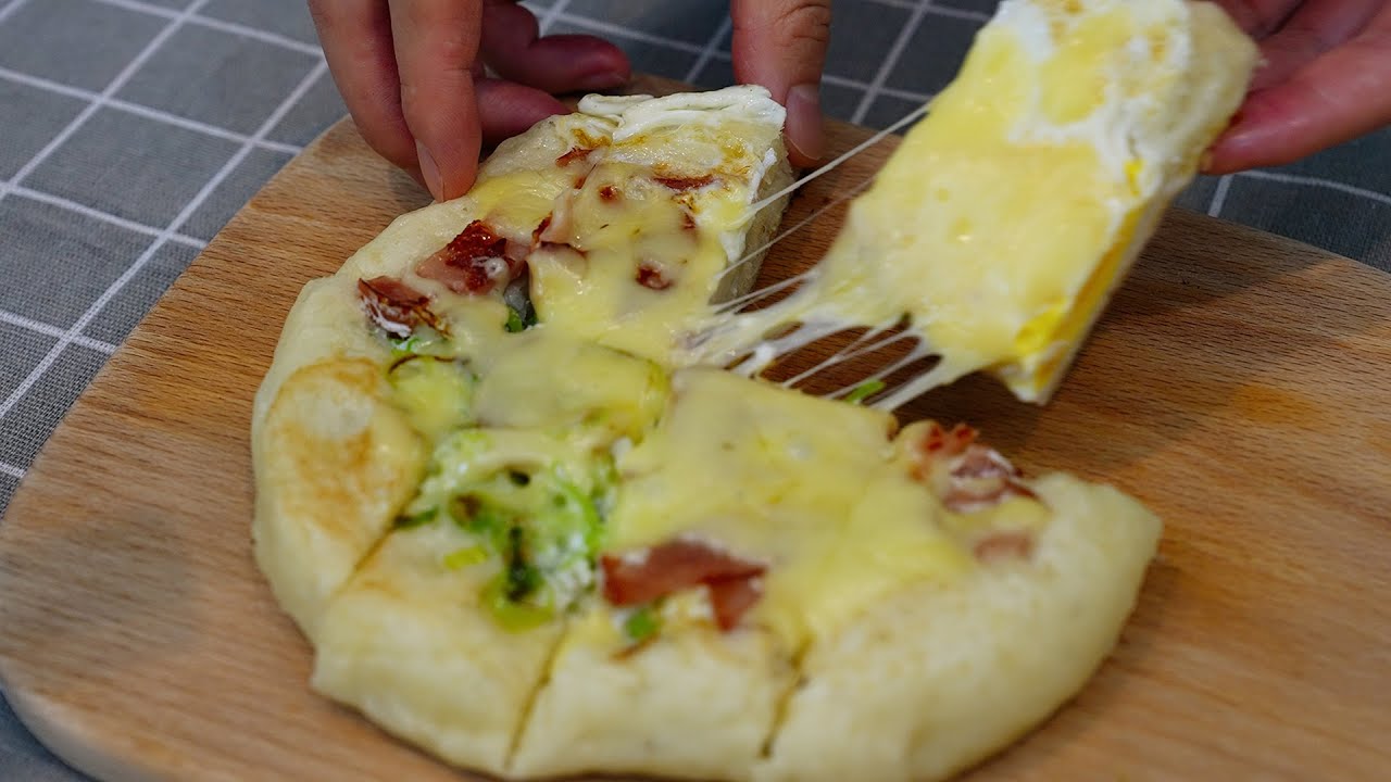 Einfaches Frühstück! Perfekte Eier-Toast-Pizza! Habe noch nie so ...
