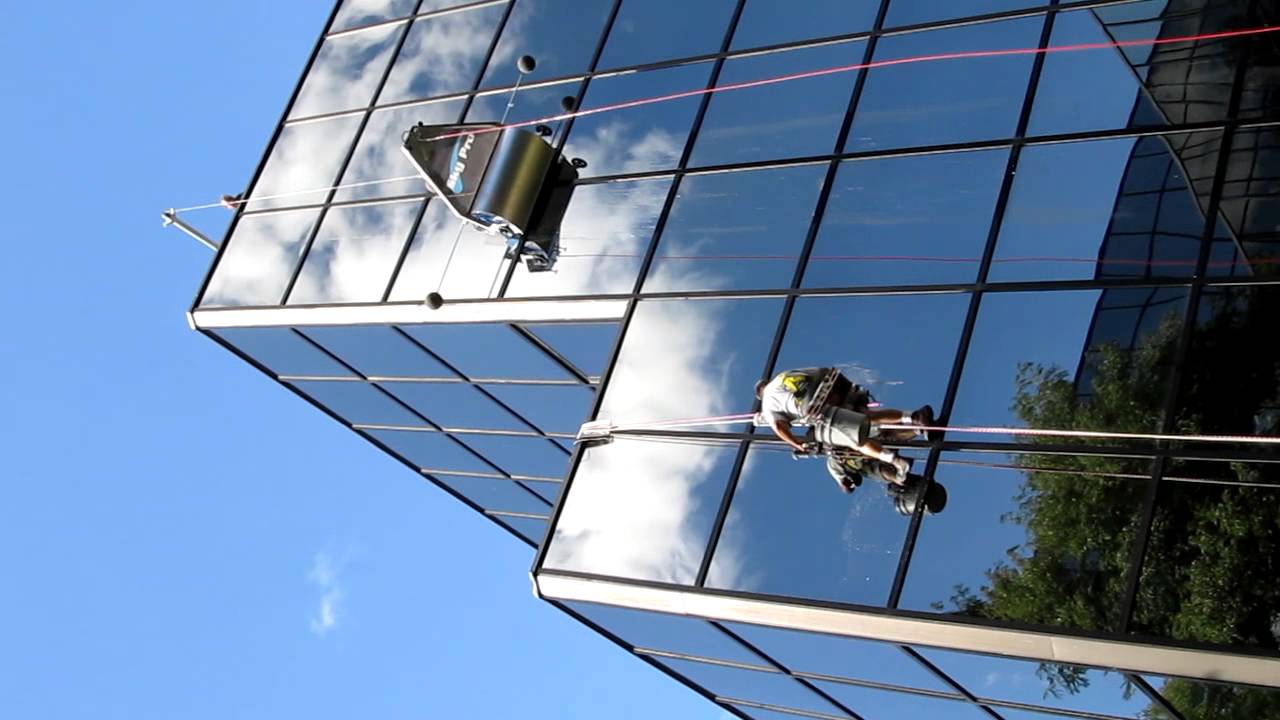 Window Cleaner vs. Sky Pro Mini - YouTube
