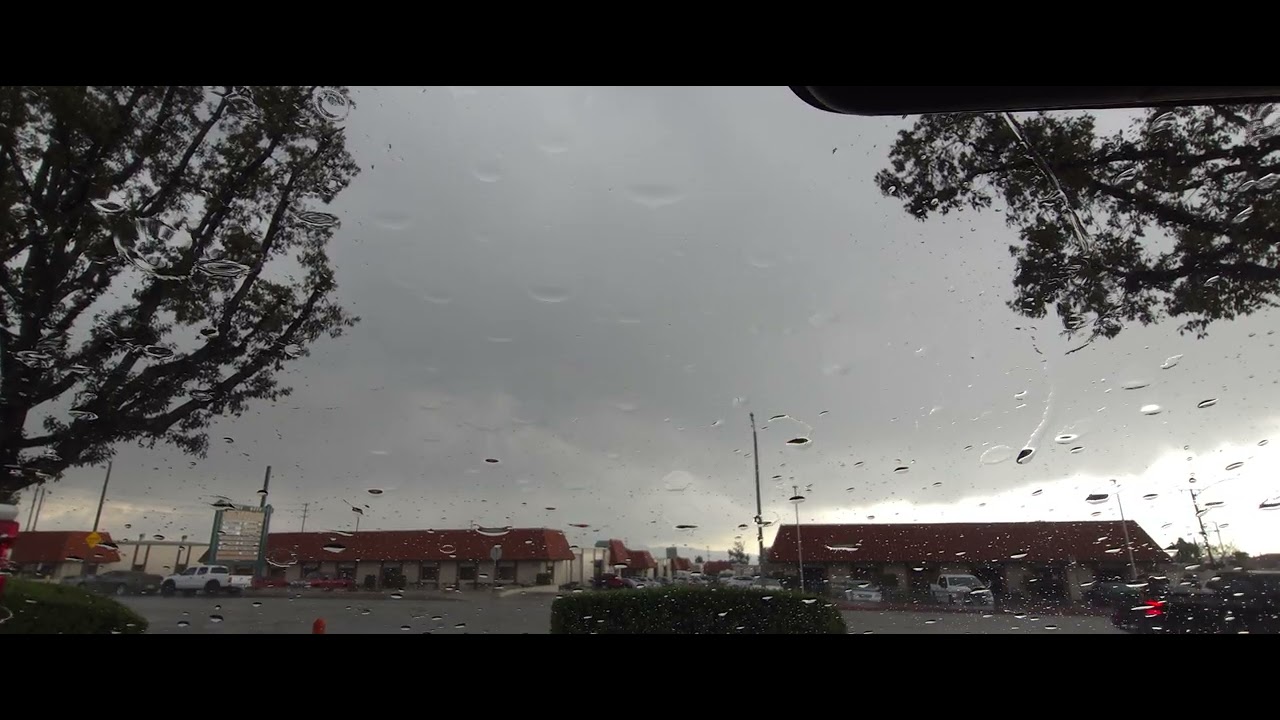 Beautiful bolt of lightning during yesterday's thunderstorm while running errands! ⚡️⛈️ # ...
