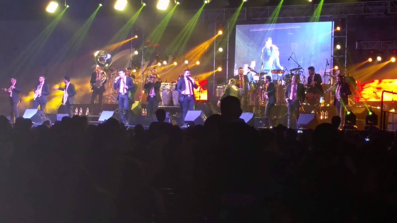 Corridos de Banda El Recodo en vivo! - YouTube