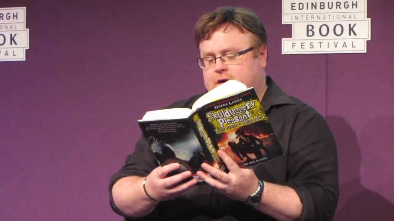 Derek Landy reads chapter nineteen of Skulduggery Pleasant: Last Stand ...