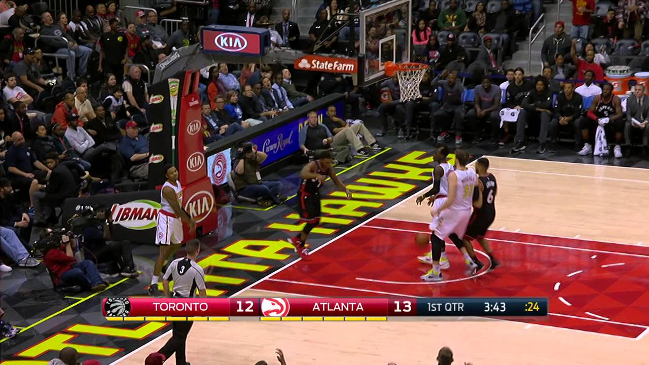 Kent Bazemore Blocks Kyle Lowry's Shot into the Hoop - YouTube