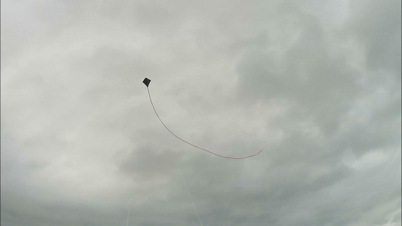 Peter Powell Skystunter MK III Kite - YouTube