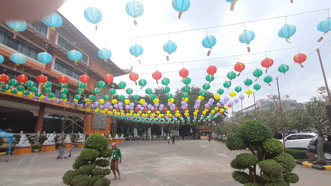 Imlek Dan Cap go meh Penuh Warna di Vihara Cemara Asri Medan - YouTube