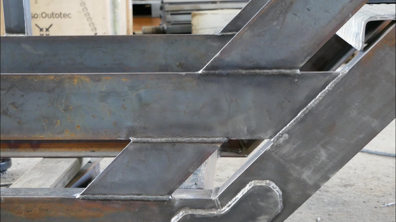Stick Welding; A Quick Horizontal - YouTube