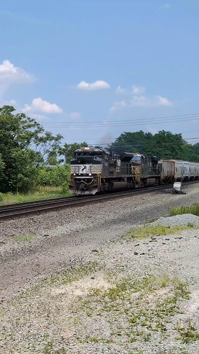 NS 1132 #shorts #train #railway #railroad #norfolksouthern #railfan - YouTube