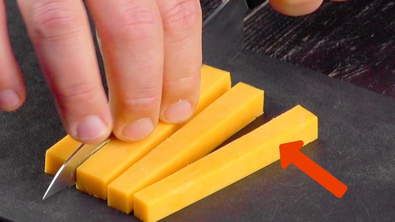 Taglia il formaggio in 4 listelle, prima che diventi il... - YouTube
