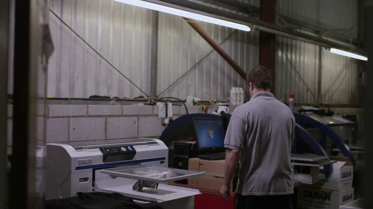 Epson SureColor F2000 - T-Shirt and Sons - YouTube