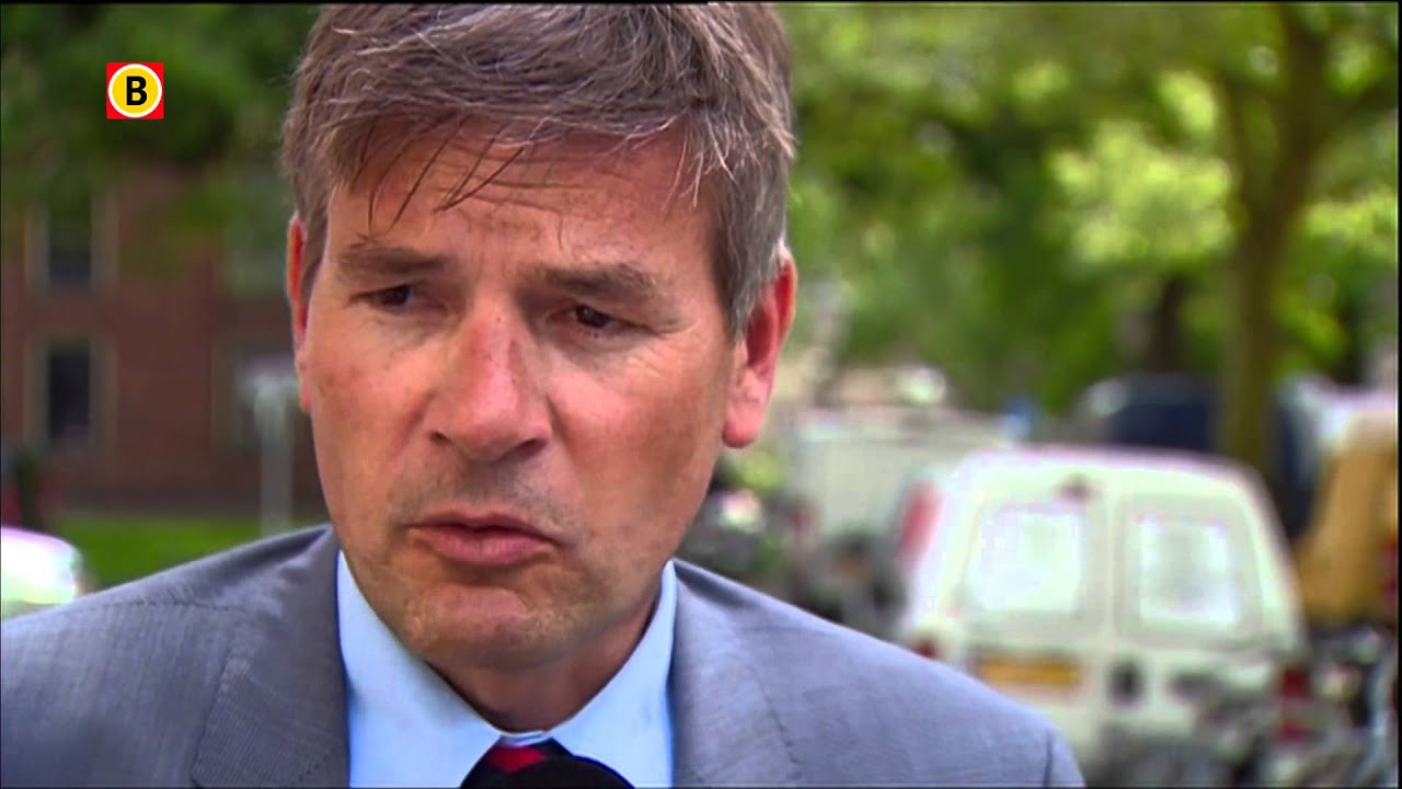 Advocaat Frank R.: "Hij is zich bewust van zijn daad" - YouTube